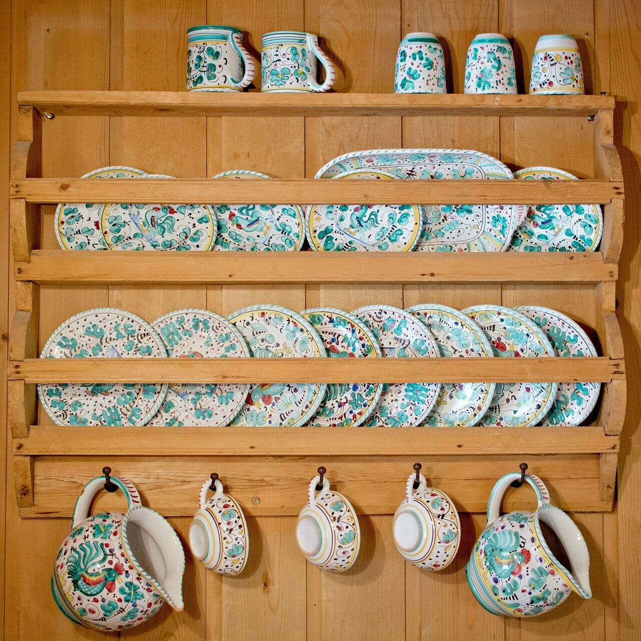 7 Model Rak Piring Dalam Kitchen Set, Keren Banget! - Pinhome