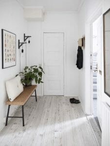 12 Desain Foyer Ruang Tamu yang Sederhana Hingga Mewah - Pinhome