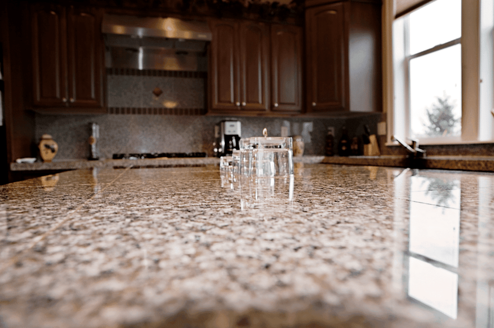 10 Rekomendasi Granit Lantai Ruang Tamu untuk Kesan Mewah - Pinhome