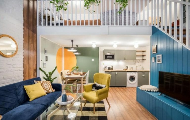 15 Ide Desain Mezzanine Ruang Tamu untuk Memperluas Ruangan