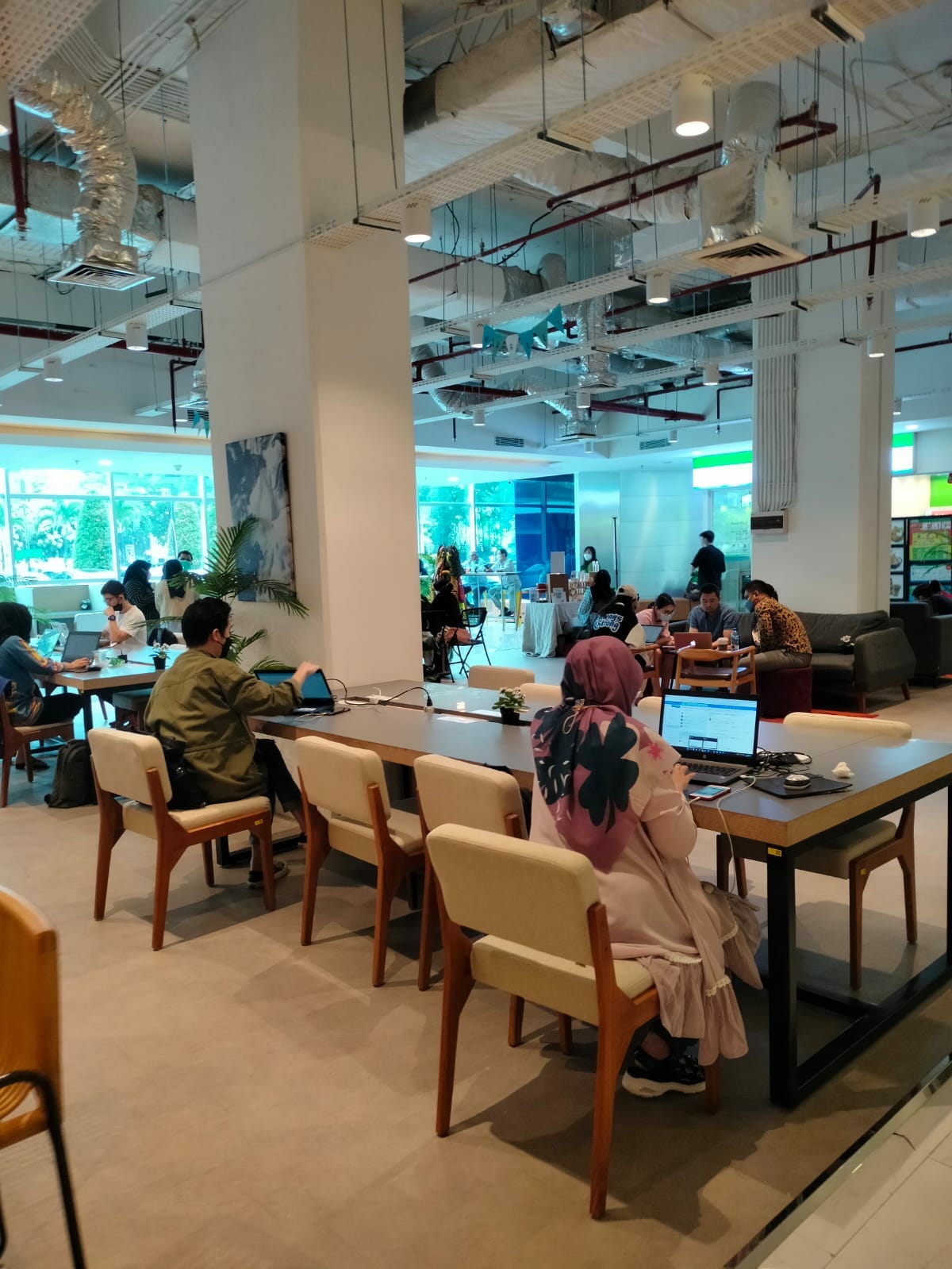 Peminat Pijat Pinhome Home Service Membludak di CoHive Pop Market - Pinhome