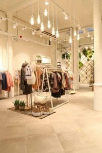 10 Desain Butik Mini di Rumah Dengan Vibe yang Bikin Betah