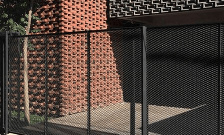 7 Model Pagar Industrial Minimalis, Bisa Jadi Spot Foto! - Pinhome