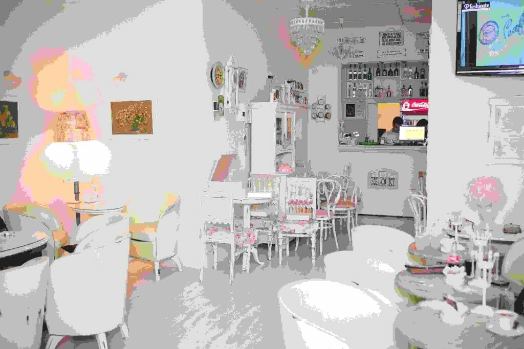 15 Desain Cafe Sederhana dan Cozy di Ruko - Pinhome